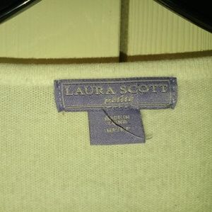 Laura Scott | Sweaters | Laura Scott Petite Vneck Sweater | Poshmark